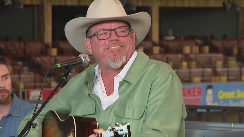 Texas country singer Pat Green's livestreamed concert at Globe Life ...