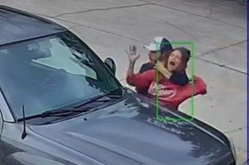 Florida woman fights off suspected kidnapper after he allegedly robbed ...