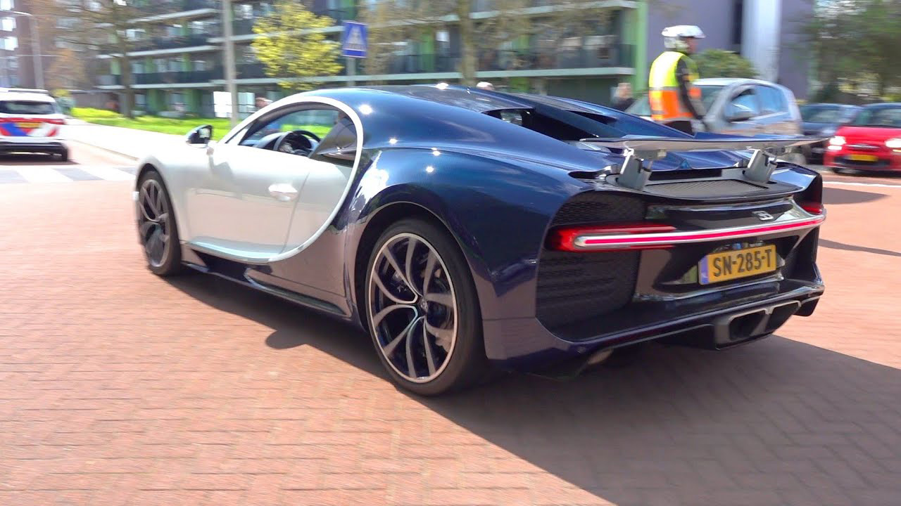 Supercars in Voorbijrijdende Actie – Aventador, Chiron, 918 Spyder, 812 ...