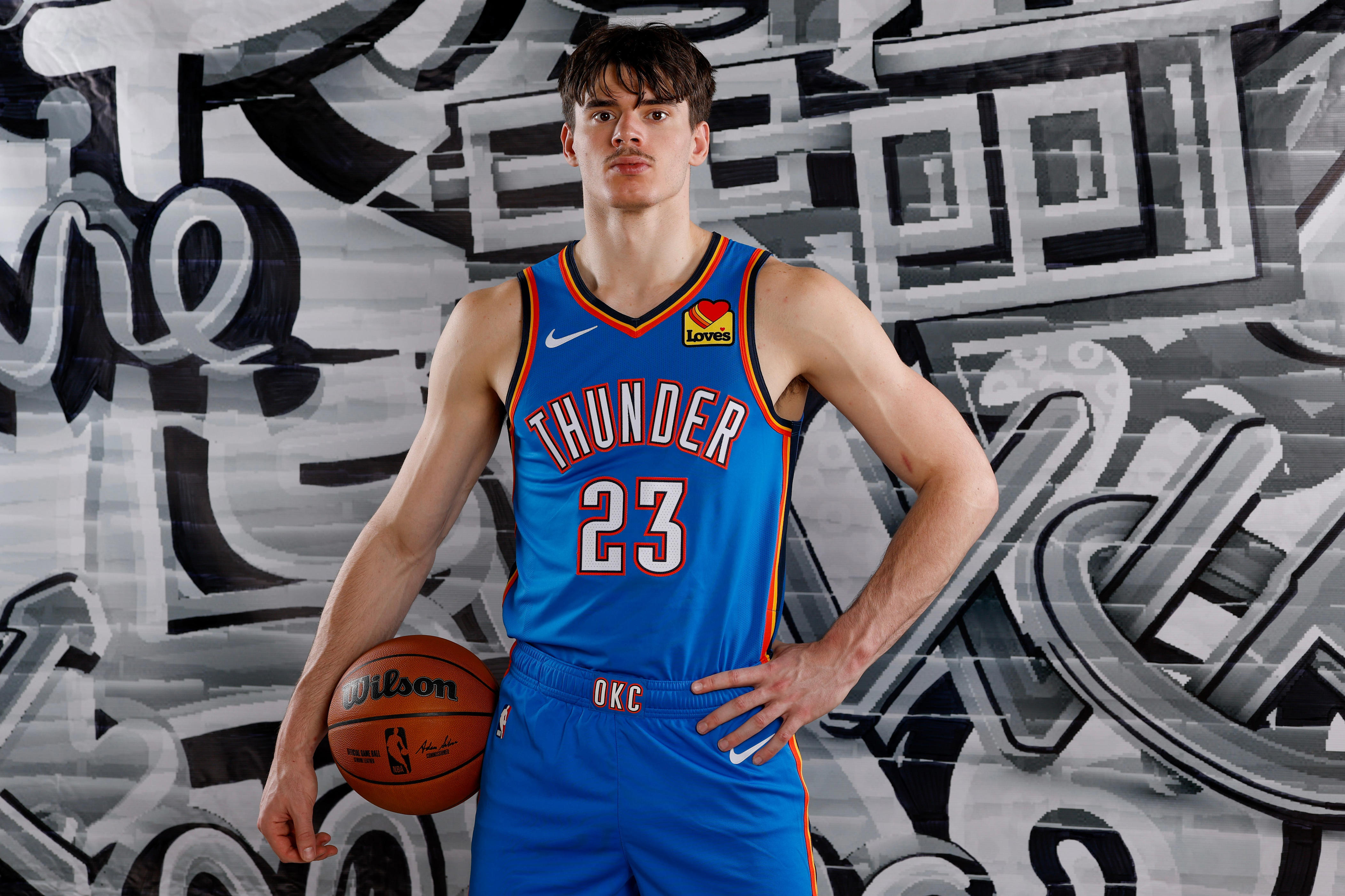 2025 NBA draft photoshoot: Thomas Sorber, Brooks Barnhizer suit up for ...