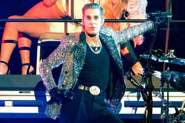 Jane's Addiction members sue singer Perry Farrell for $10 million — and ...