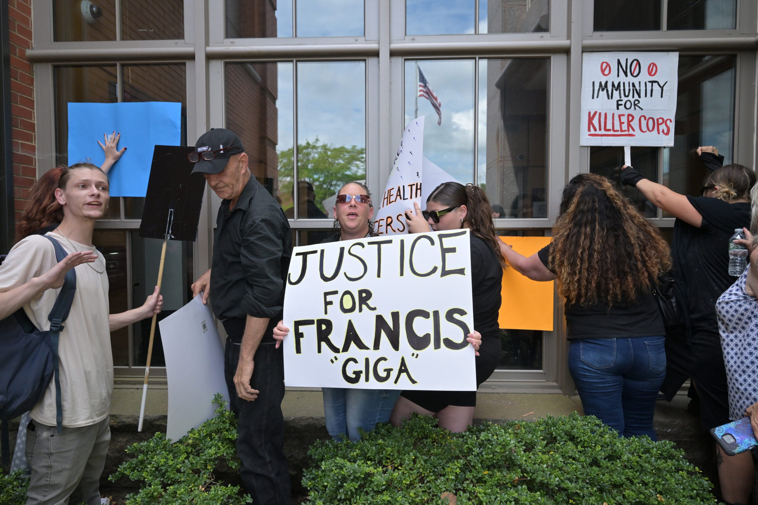 Family of Haverhill man who died after encounter with police pursue ...