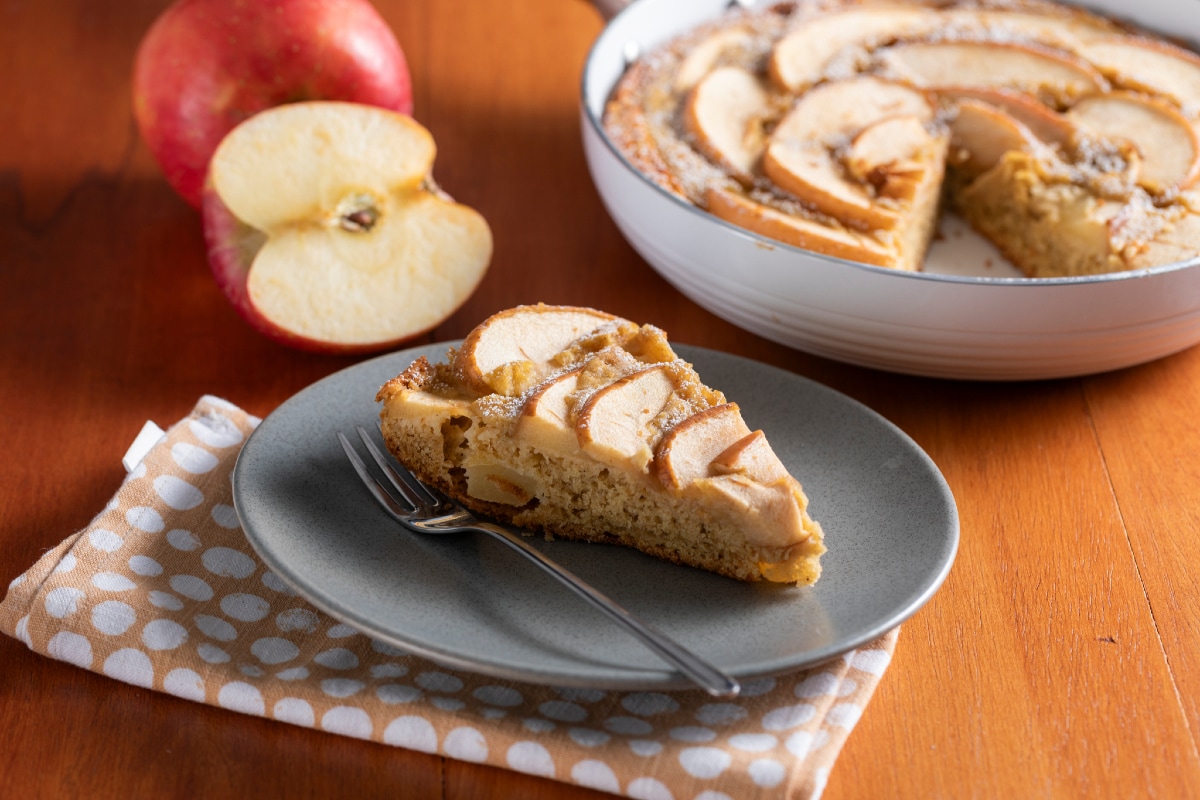Apple Cake in a Pan