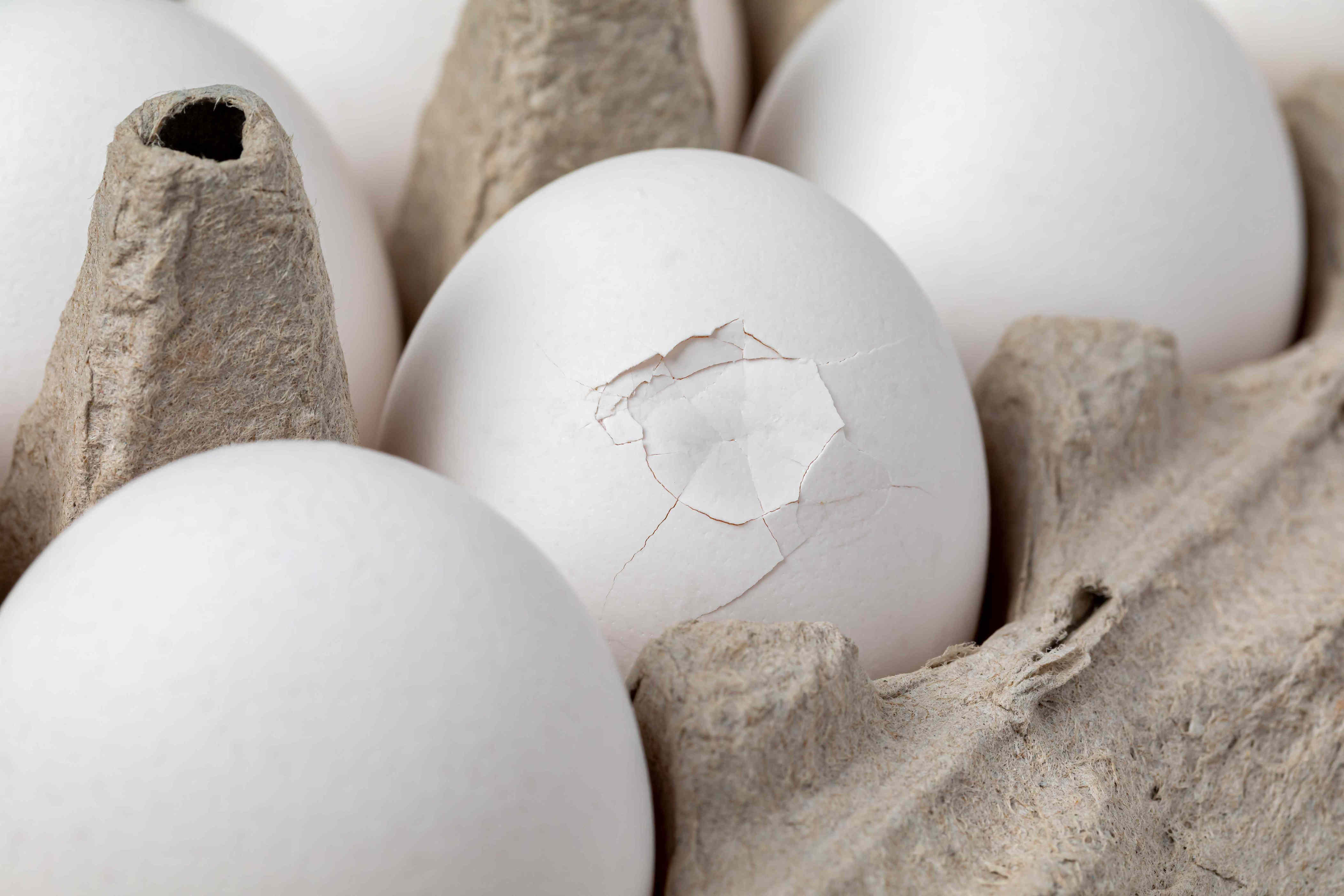 Is it safe to eat an egg with a crack in it?