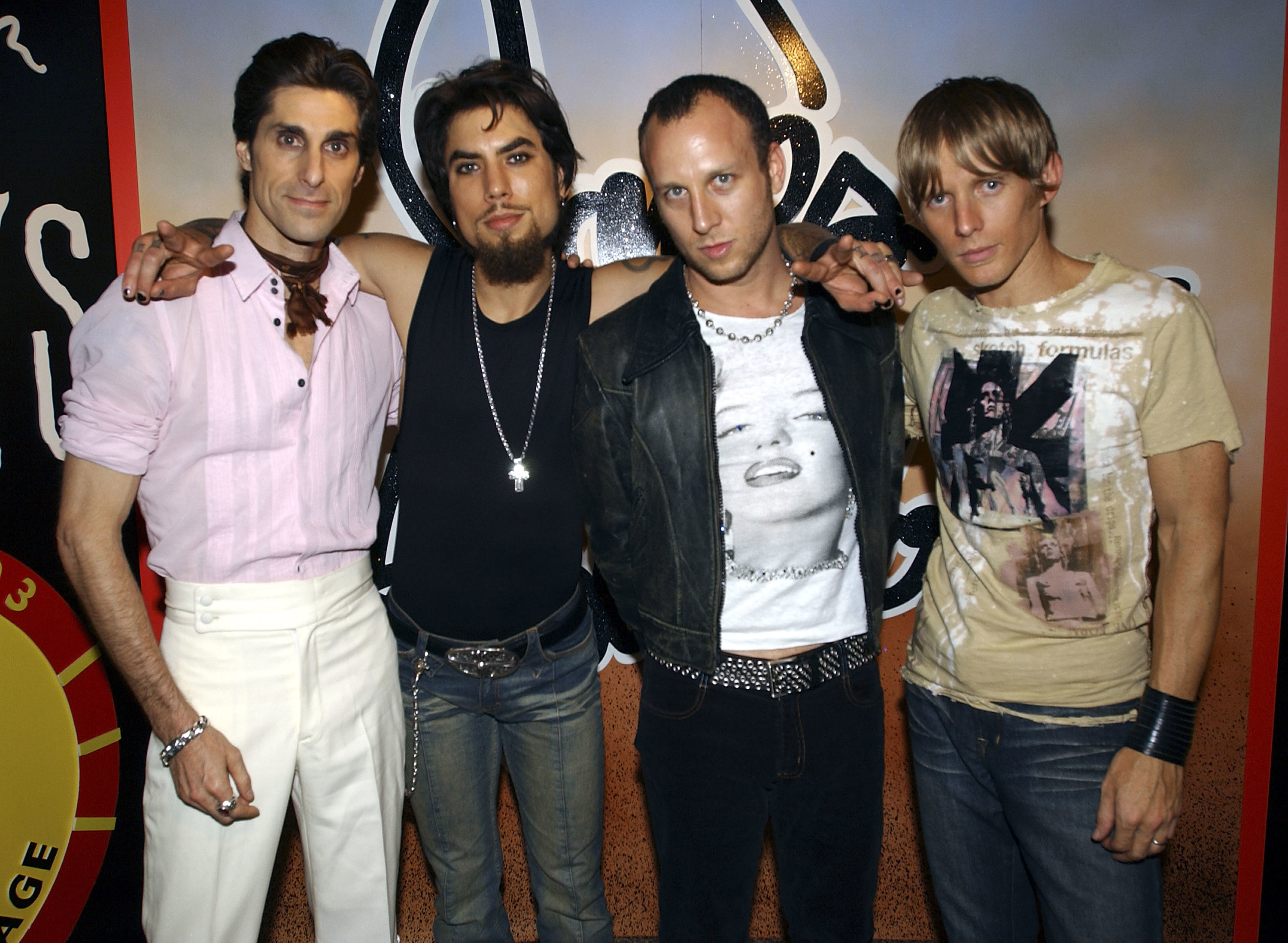 Jane's Addiction bandmates sue each other over on-stage fight that ...