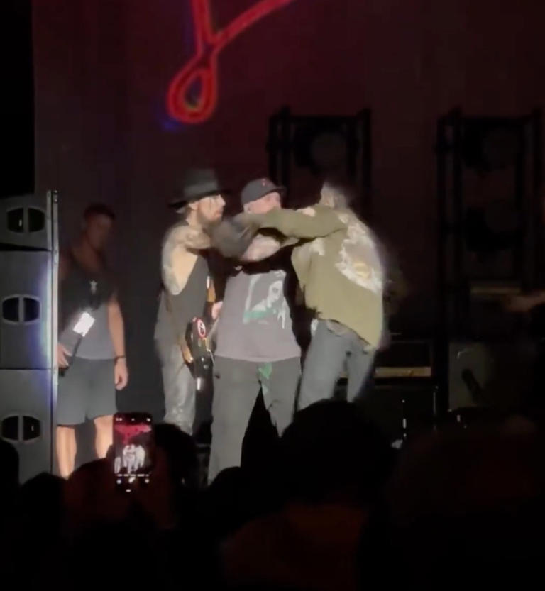 Jane’s Addiction members sue frontman Perry Farrell after on-stage ...