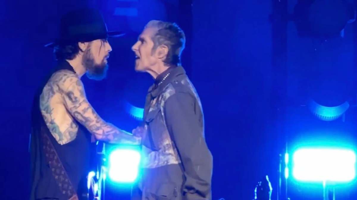 80s rock band sue each other after on stage punch-up