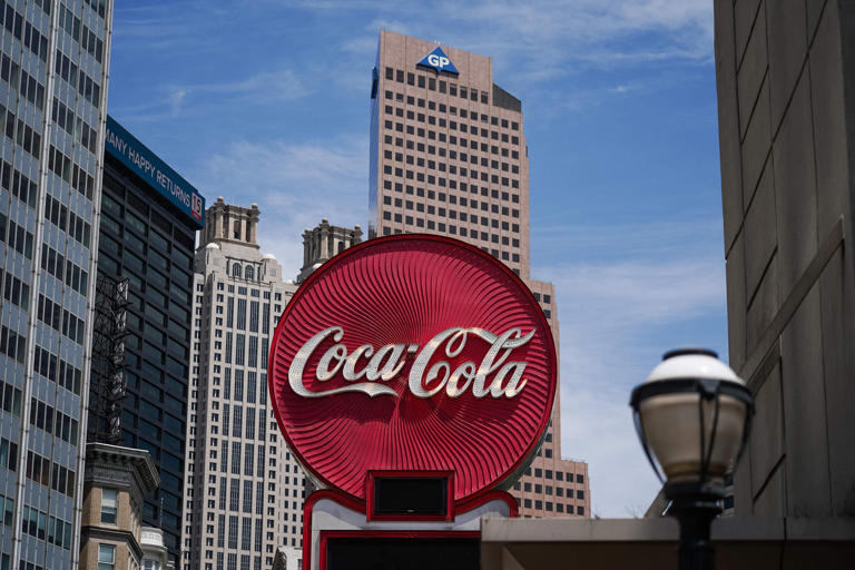Is cane sugar better than corn syrup and will Donald Trump's Coca-Cola ...