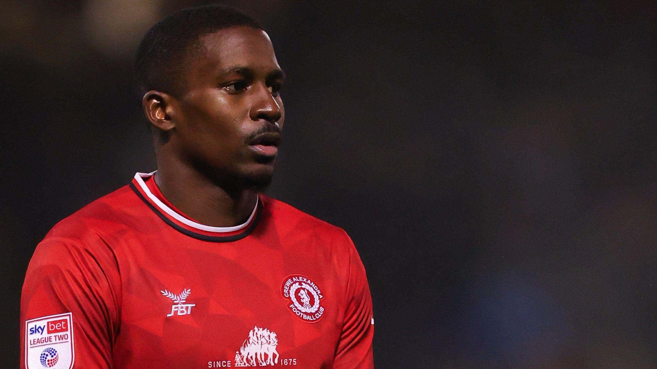 Tracey signs new one-year contract with Crewe