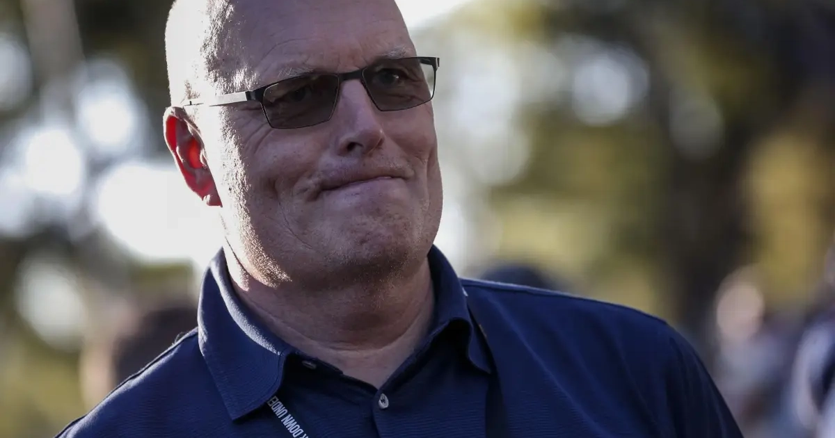 Bjarne Riis veroordeelt zijn acties opnieuw en schiet met scherp ...