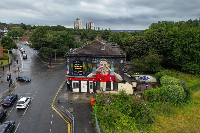 Mural 'immortalising' Diogo Jota painted on a pub in Liverpool ...