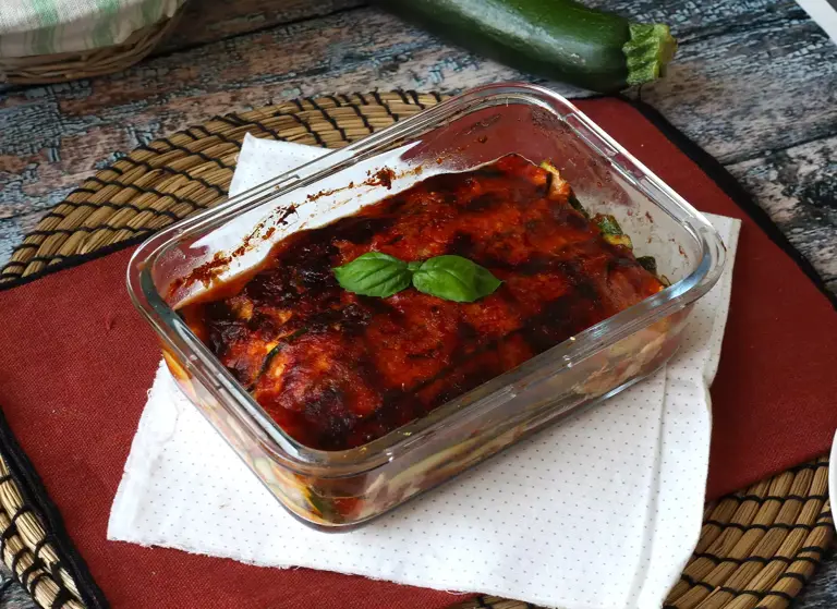Courgette parmigiana in air fryer: snel, licht en knapperig