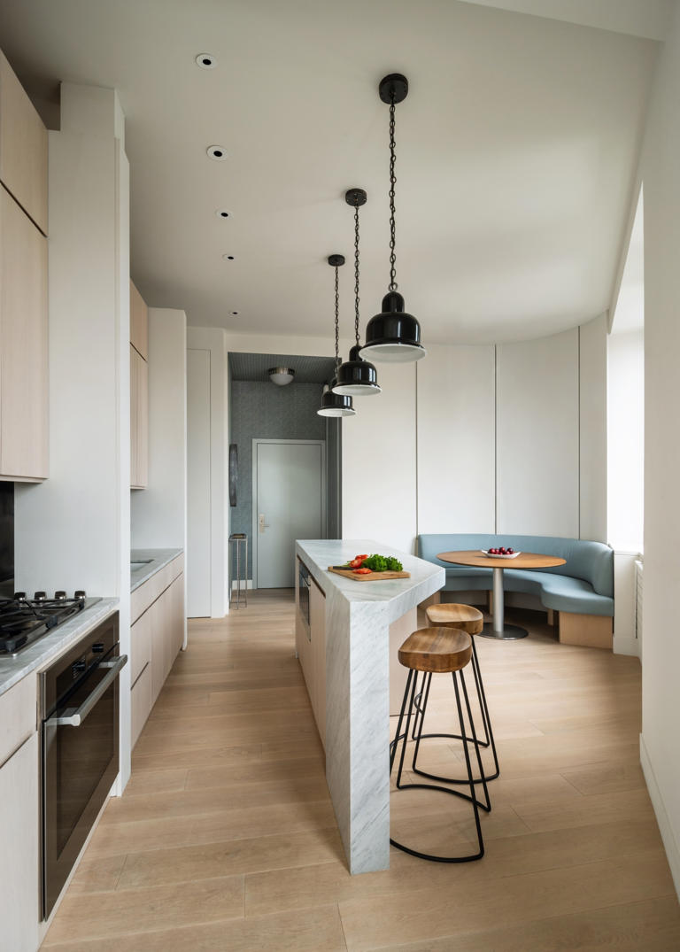 10 Small Kitchen Layout Mistakes Designers Will Always Urge You to ...