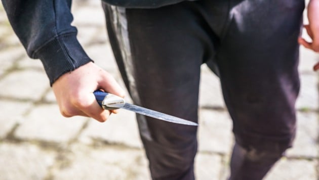 Vor Kind (2) geschlagen – dann zückt Vater Messer