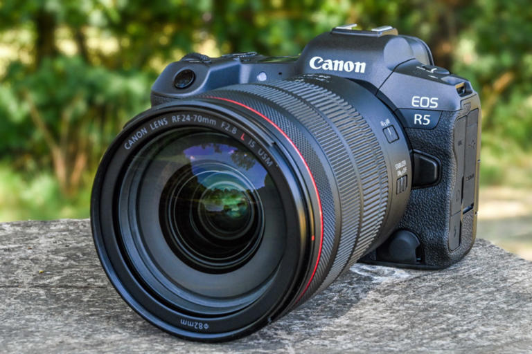 Canon’s high-end cameras get faster and more efficient with firmware update