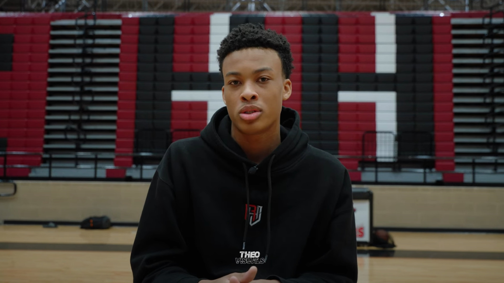 Kentucky is heavily recruiting 5-star forward Ryan Hampton