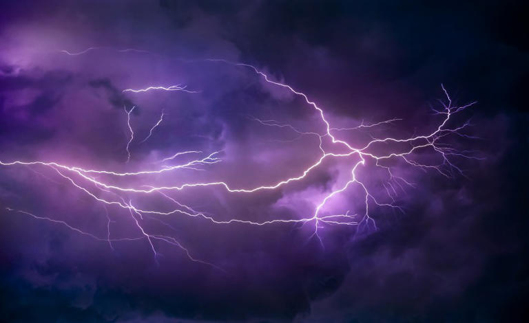 How to stay safe during lightning storms