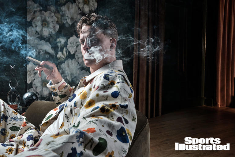Look: Joe Burrow embraces 'Joe Brrr' persona on new Sports Illustrated ...