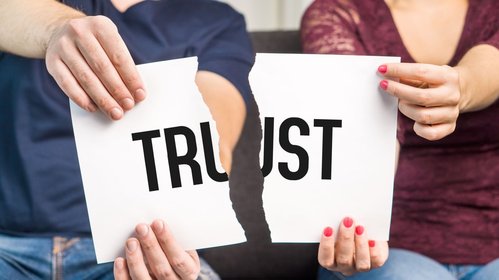 18 Habits That Slowly Break Trust