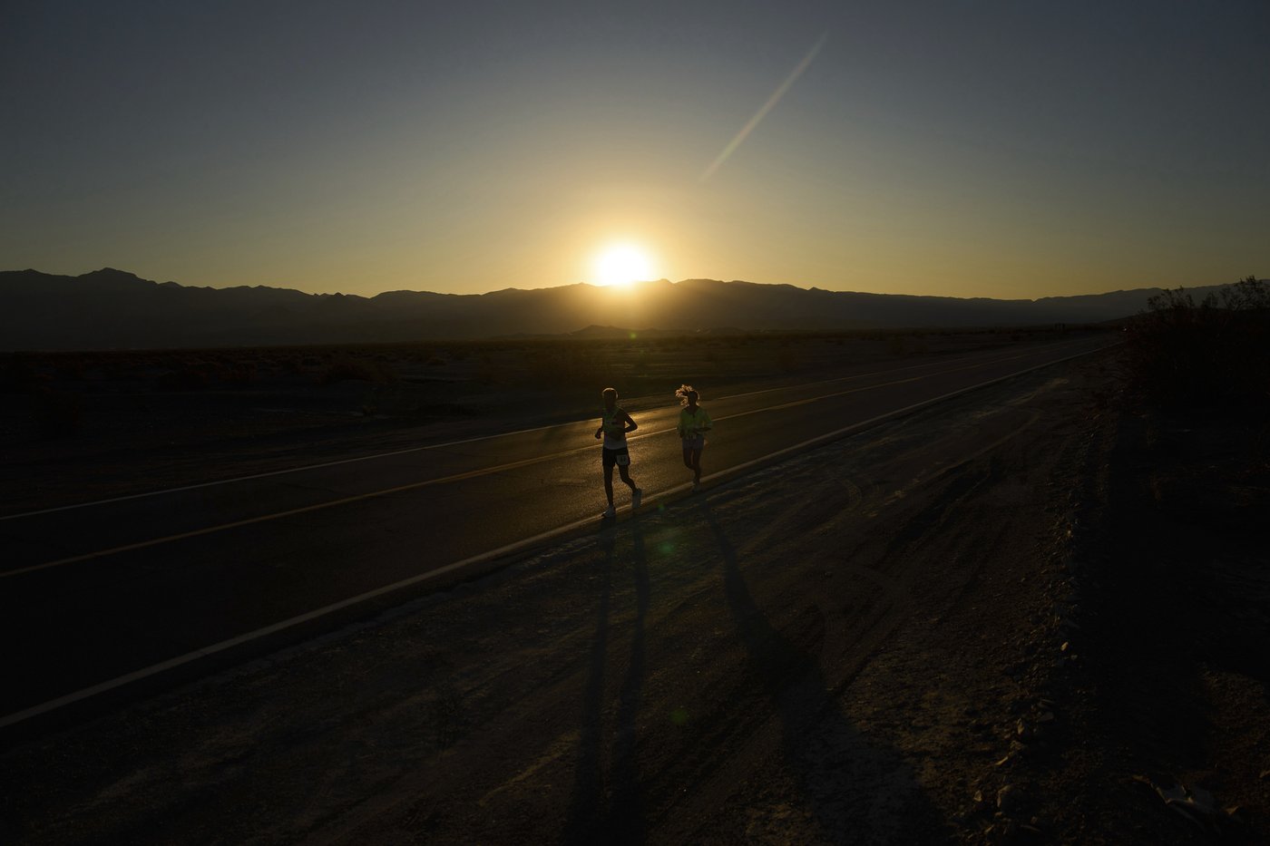 Photos show Danny Westergaard run the Badwater 135 through Death Valley ...