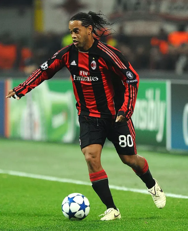Ronaldinho: il ricordo del suo arrivo al Milan e la risposta di Pato