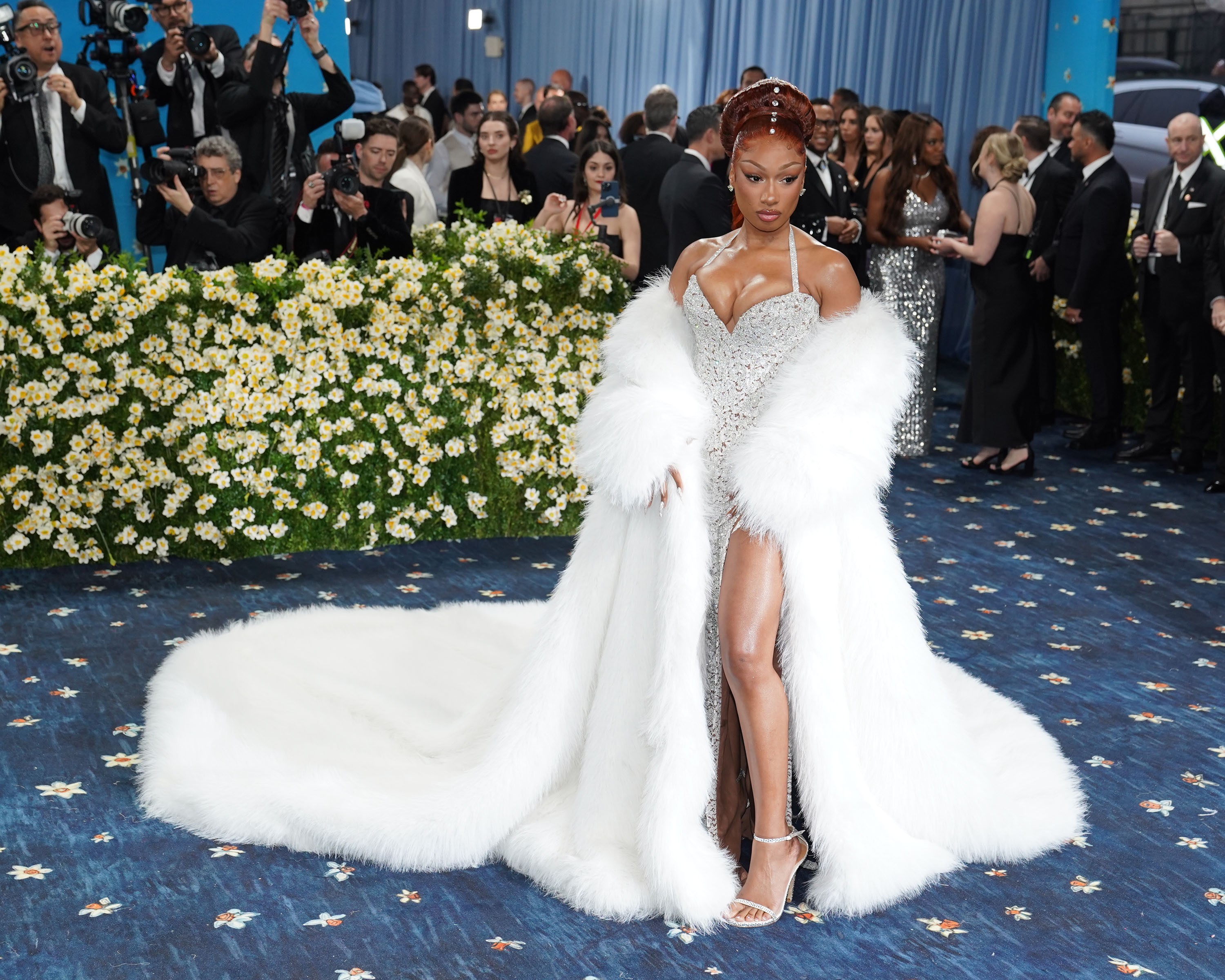 “When nicki finds this…” - Netizens react as Megan Thee Stallion reportedly gives a shout-out to ...