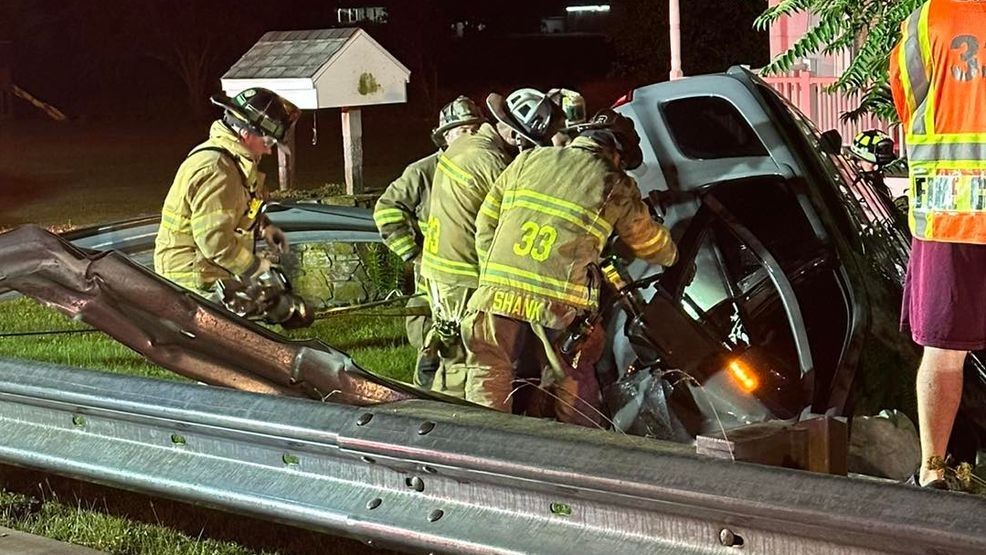 1 injured in morning crash that shut down Adams County road