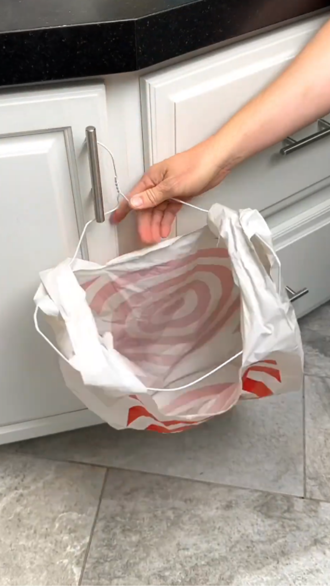 The Best Way to Use Wire Hangers – Clever Home Trick