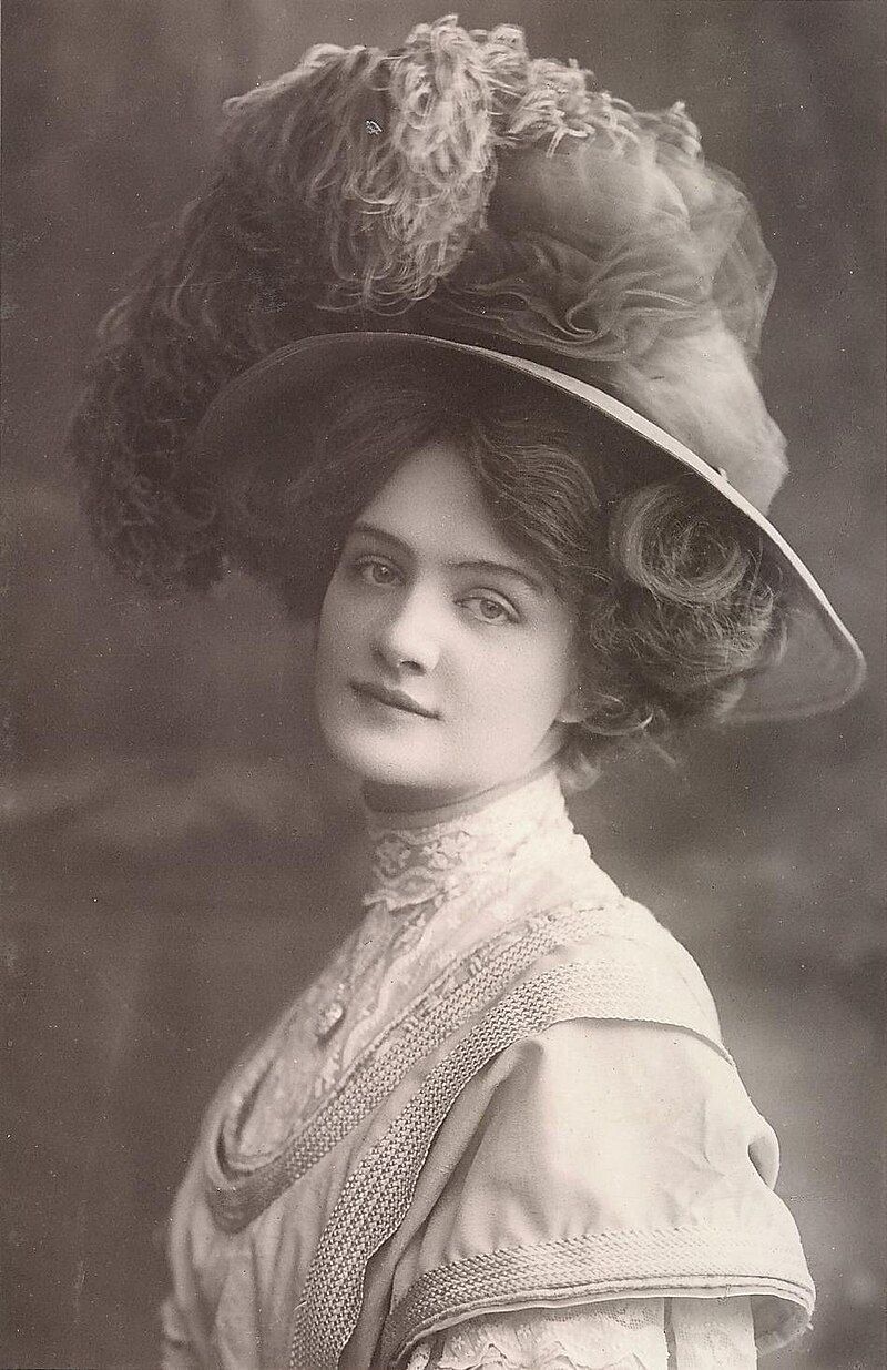 14 Glamorous Edwardian-Era Beauties the World Couldn't Stop Talking About