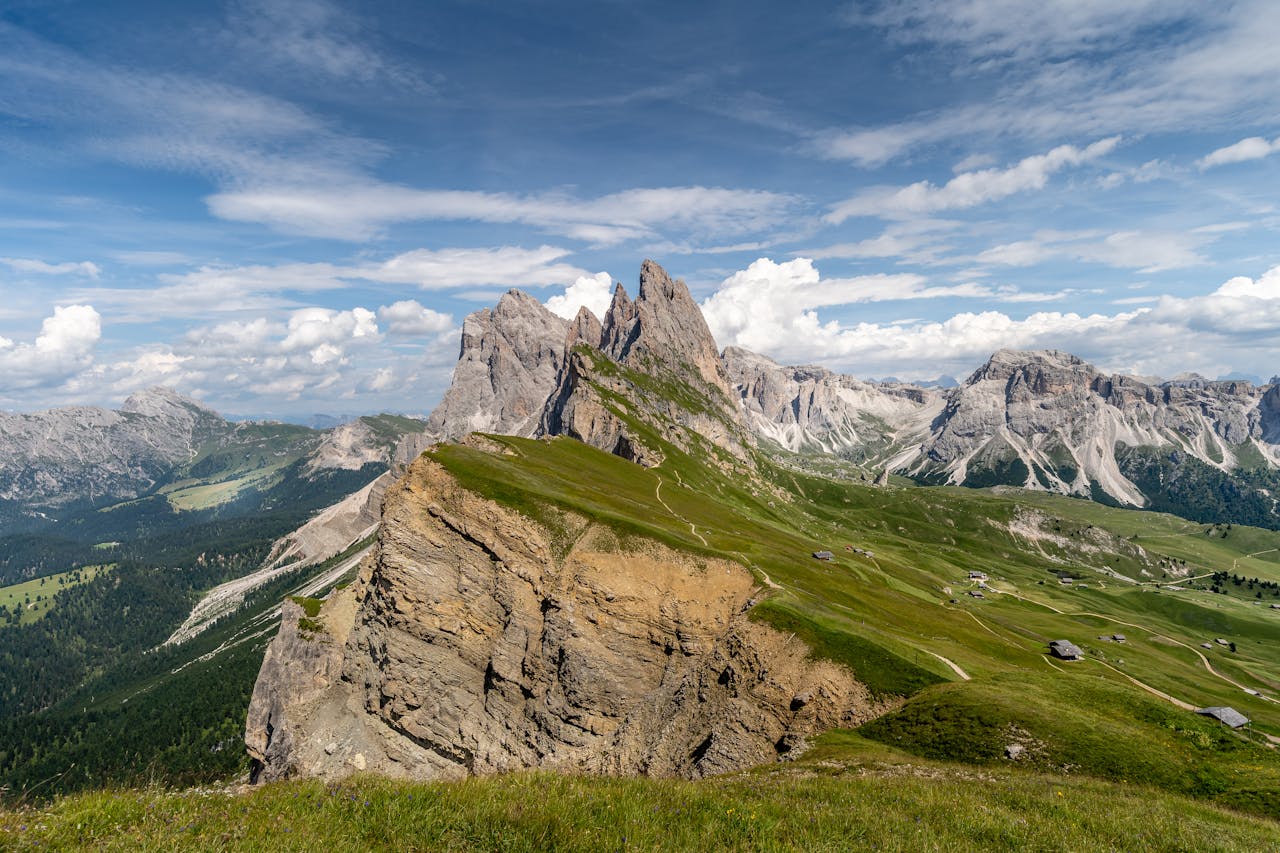 Biker influencer Andreas Tonelli trovato morto sulle Dolomiti