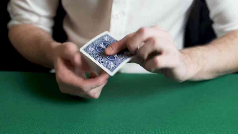 8 Impossible Magic Tricks Anyone Can Do Revealed