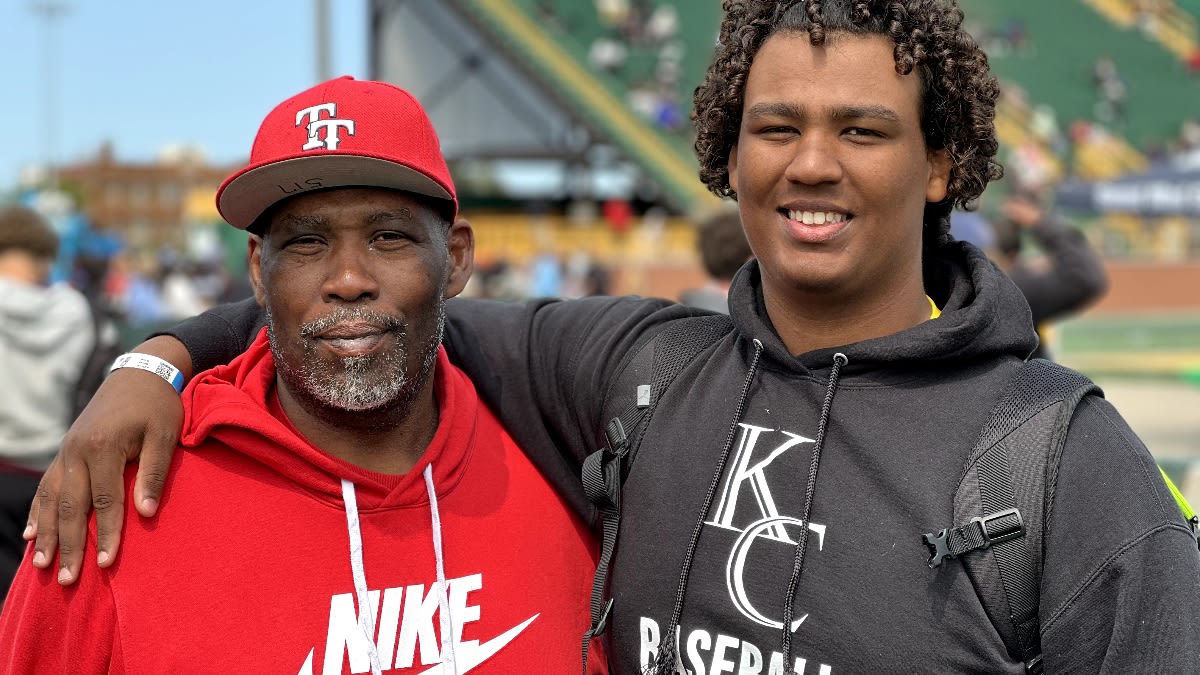 Mizzou keeps tabs on Michigan with offer to 2027 OT Dewey Young