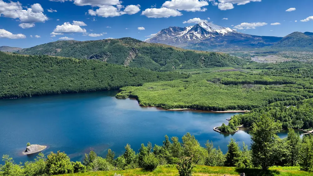 10 U.S. Volcano Hotspots Experts Say Are Riskier Than Yellowstone