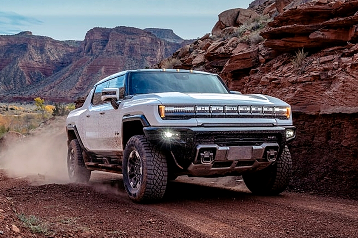 The Hummer Is Back — and It Runs on Batteries Now