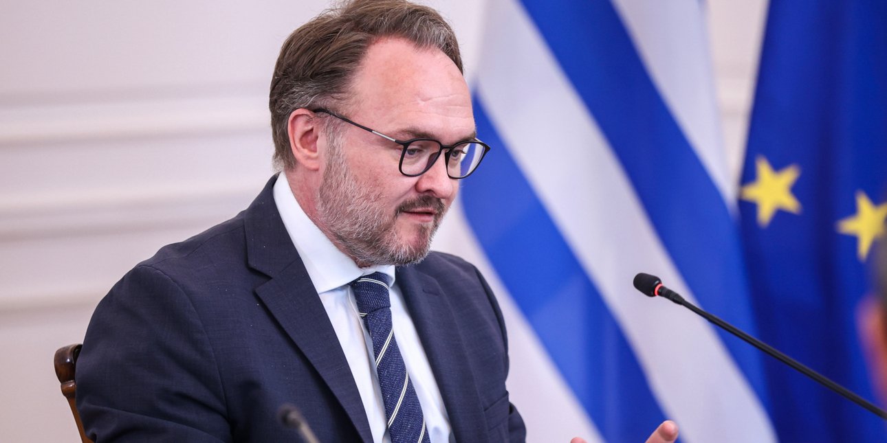 Ο Ευρωπαίος Επίτροπος Ενέργειας και Στέγασης πήγε στο Μαξίμου και ...