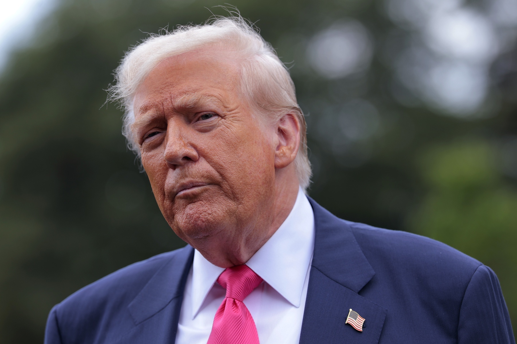 Hvorfor klæber Epstein-dossieret til Donald Trump?