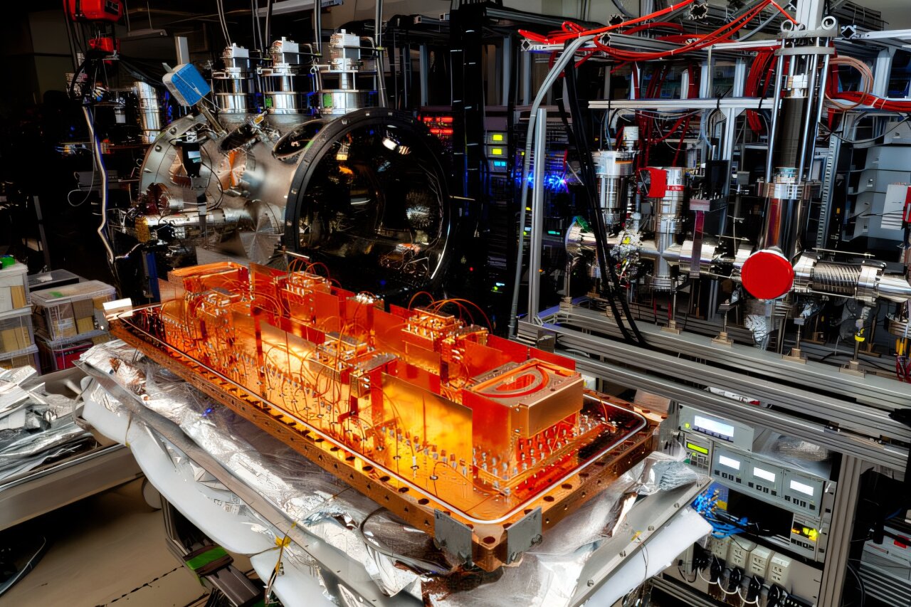 How a triatomic molecule works off excess energy