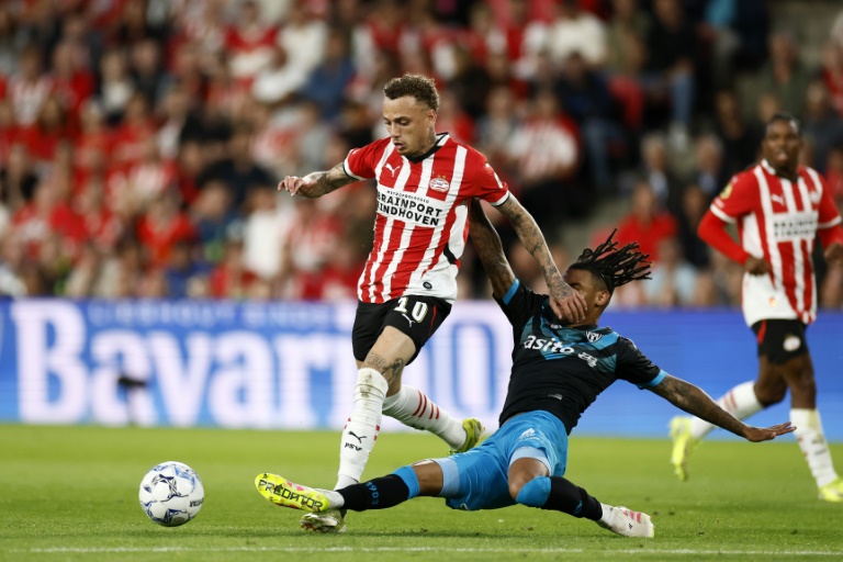 Napoli sign Dutch international forward Lang