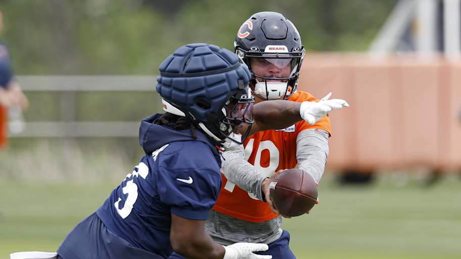 Bears' offensive trio ranked near bottom of the league by panel of analysts