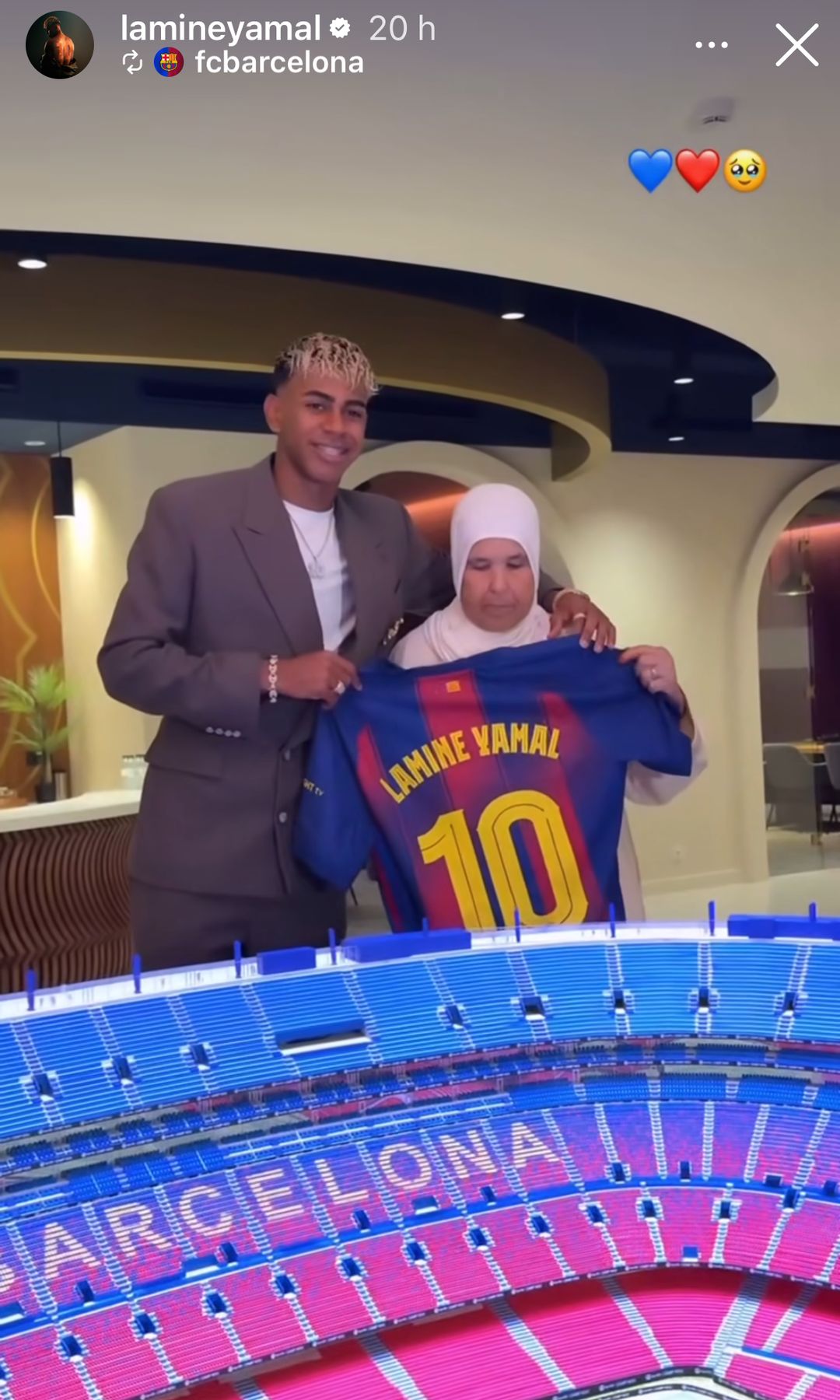 Lamine Yamal celebra junto a su abuelita el día más importante de su ...