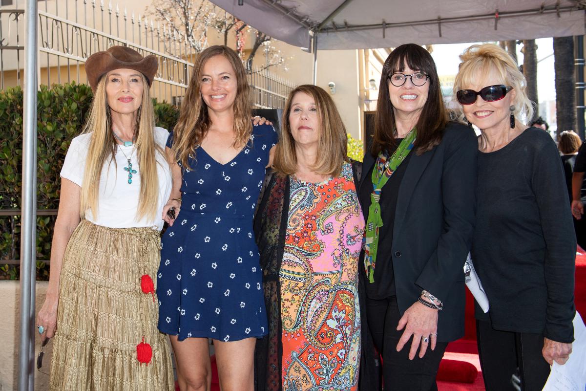 Chynna Phillips Shares Rare Photo With Sister Mackenzie Phillips as ...