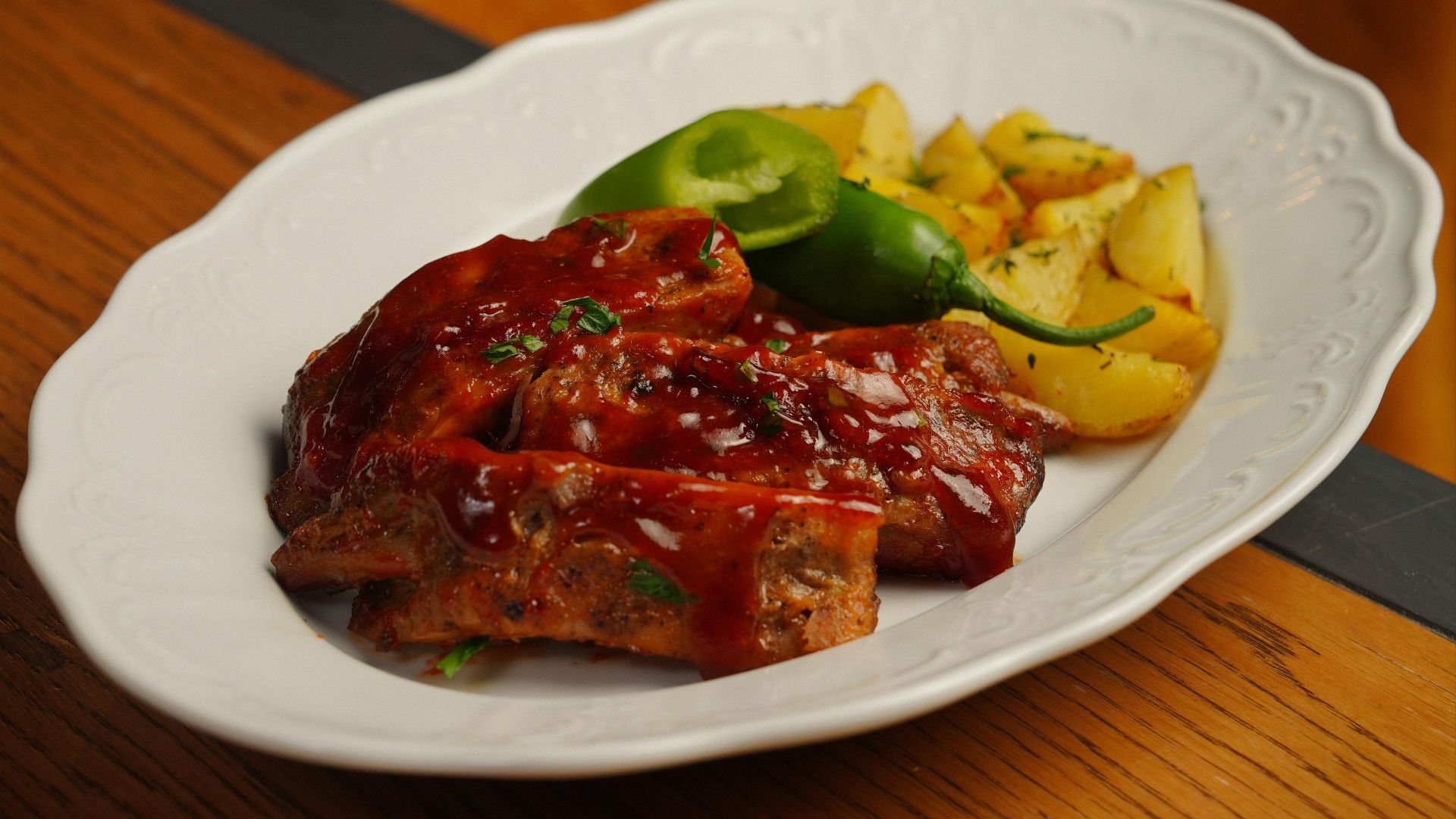 10 Foods To Never Eat On A Date & 10 You Should Eat Instead