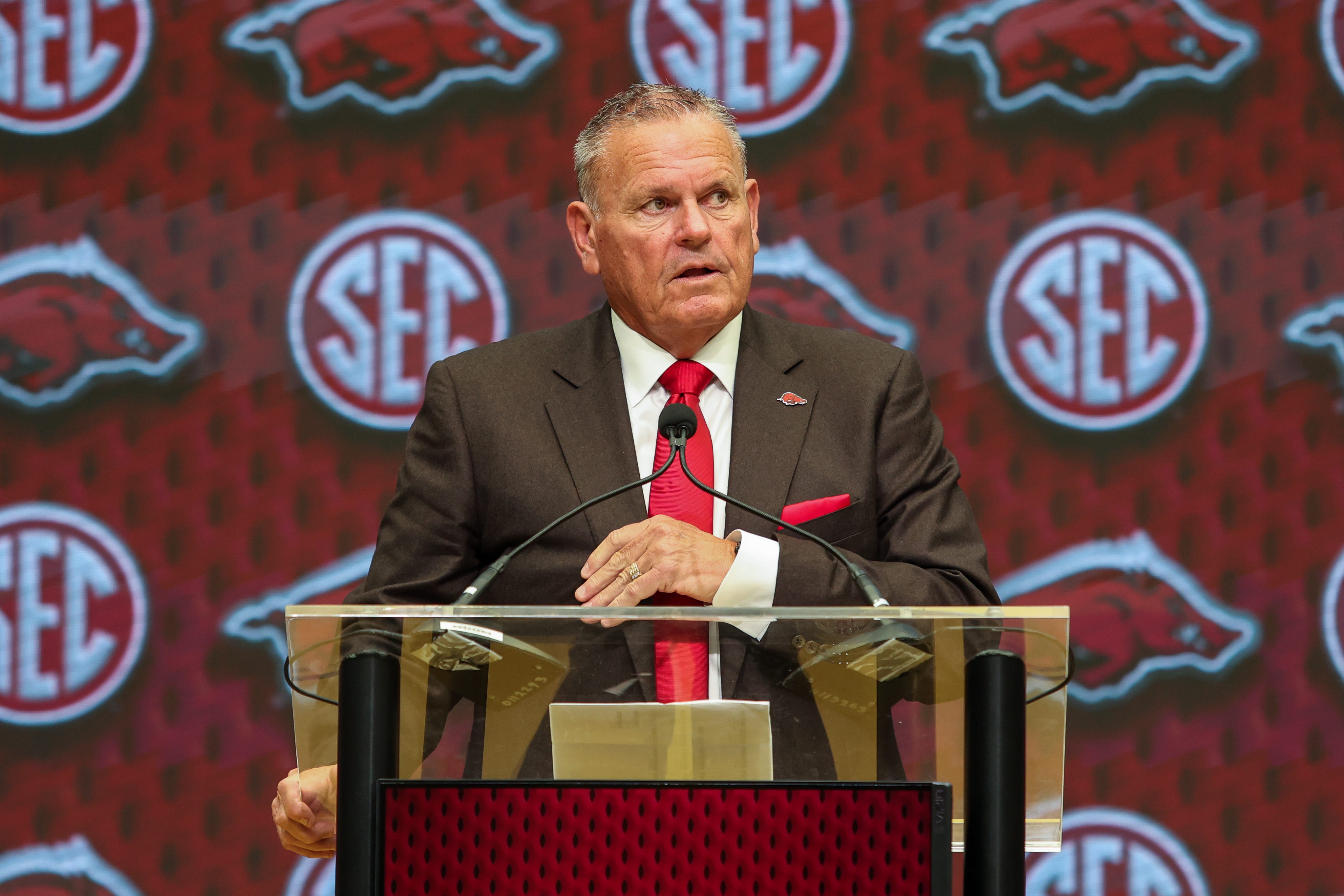 Arkansas football enters fall camp still searching for 'the guy' at ...