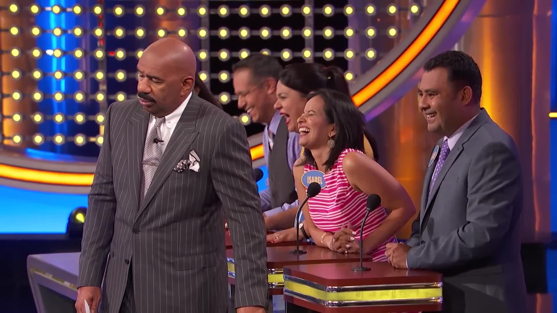 Hysterical answer cracks up the entire audience!