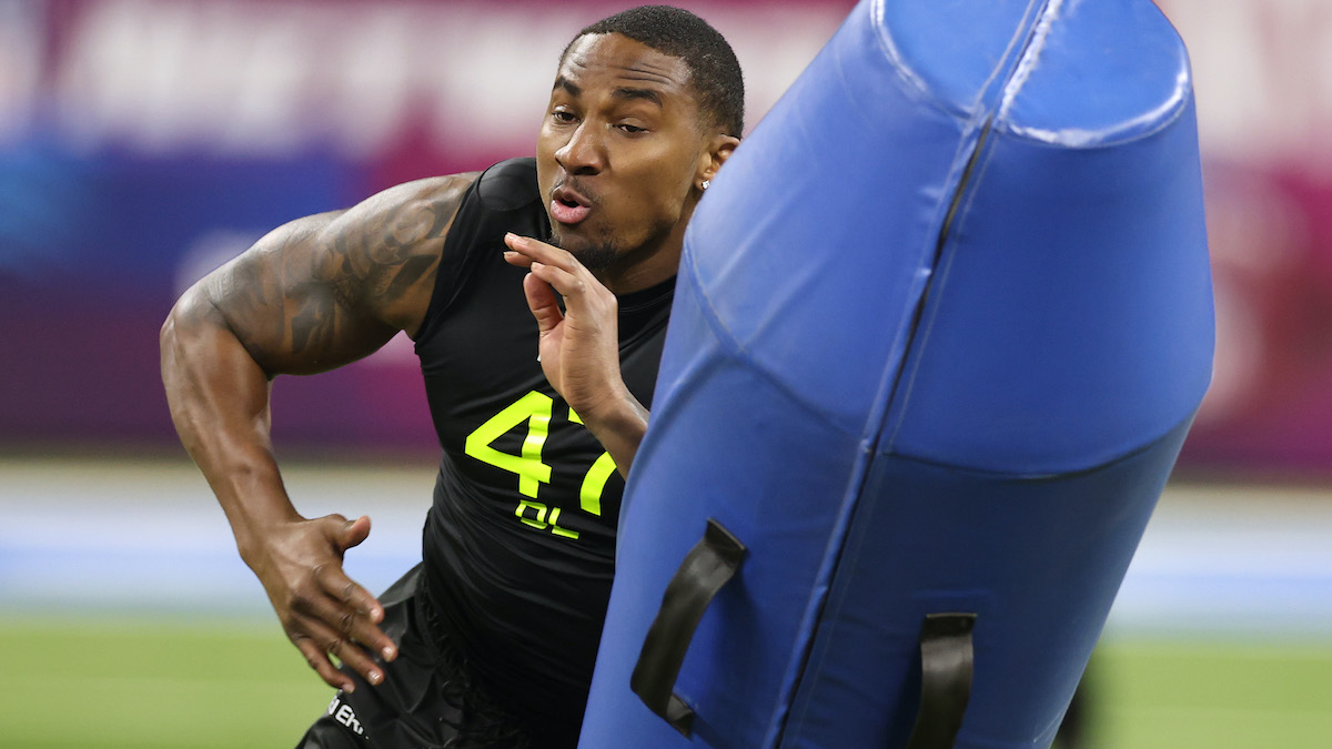 Cowboys Get Good News on Rookie Donovan Ezeiruaku Contract Impasse — Maybe