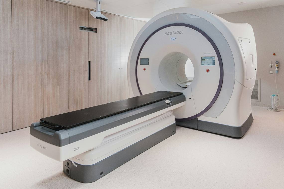 MRI machine sucks in unauthorized visitor wearing metal chain, New York ...