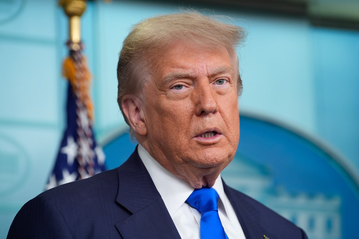 Trump diz que NATO "faz o que ele quer" e nega 3.º mandato