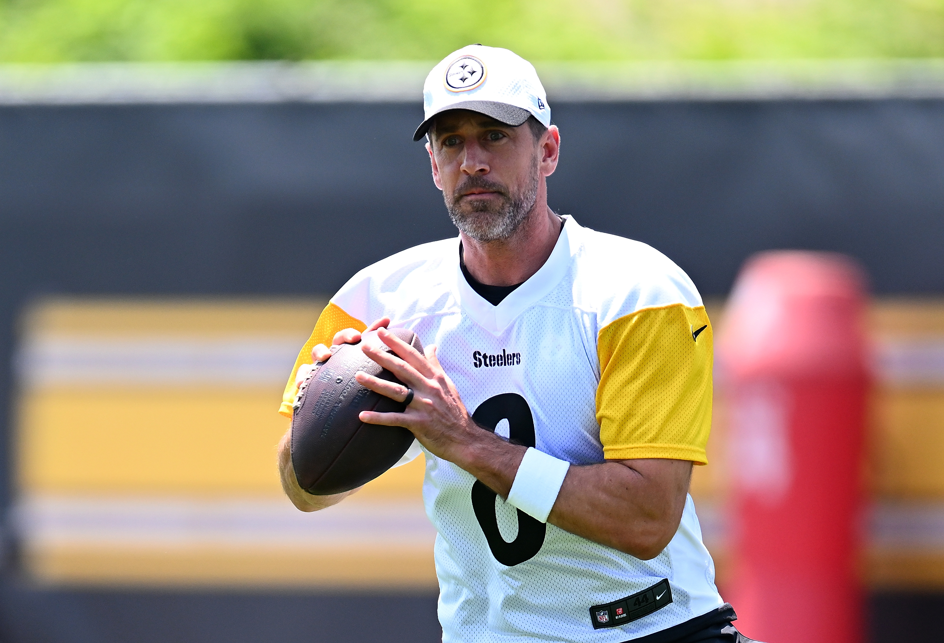Steelers Star Doesn't Hold Back in Bold Aaron Rodgers Statement