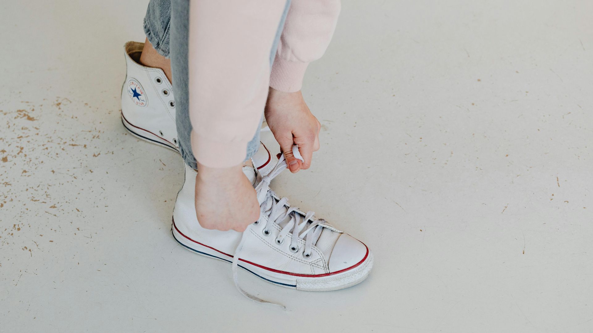 10 Shoes That Don't Last Long & 10 Durable Ones That Do