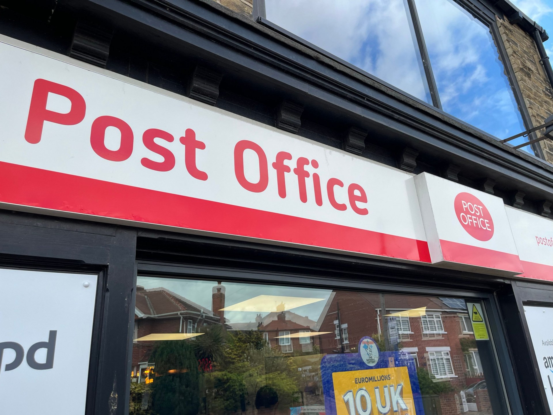 Post Office systems down after outage hits branches